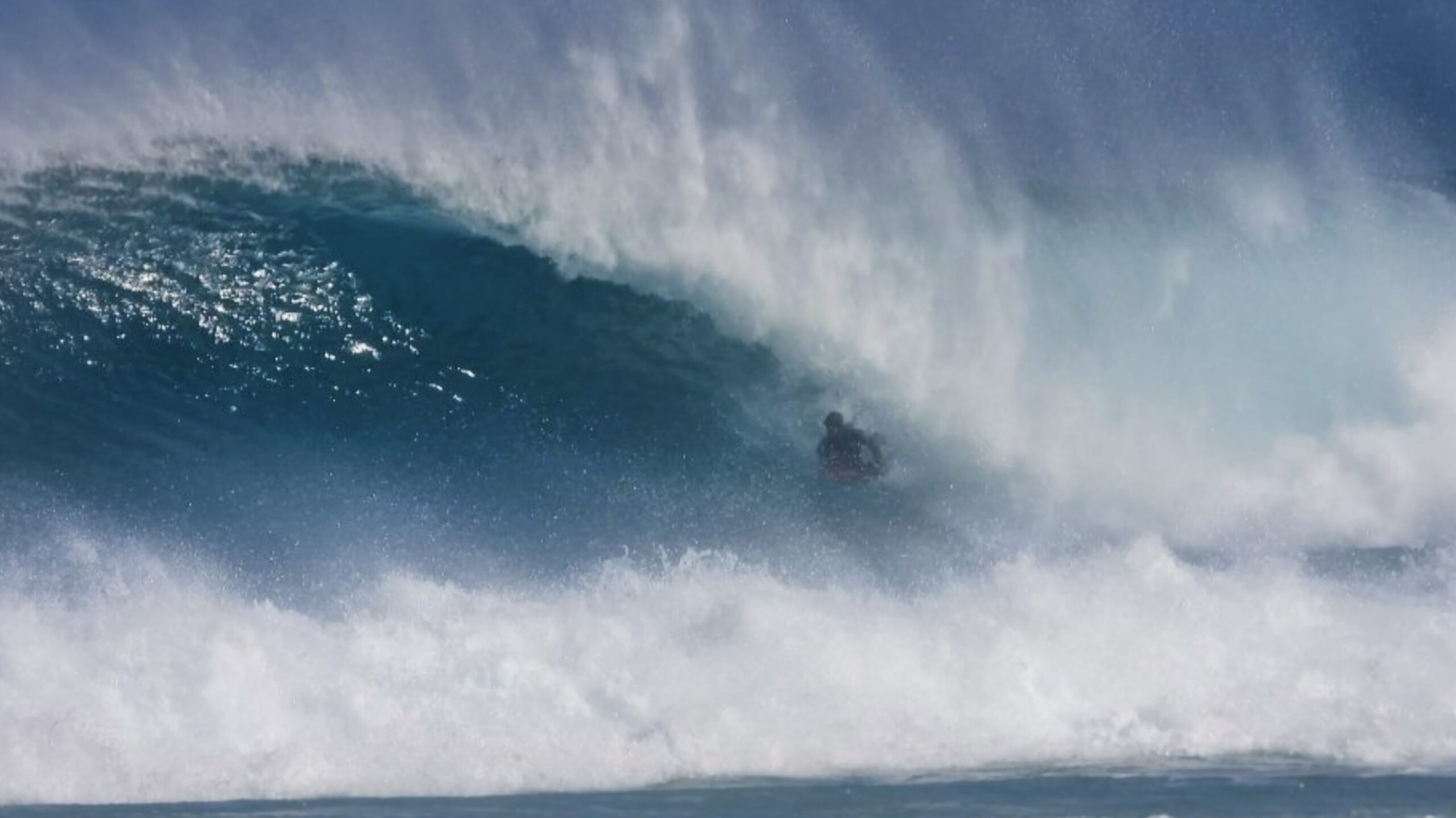 » Cape Doctor Session // 45km Offshore Wind We Bodyboard - Bodyboarding ...